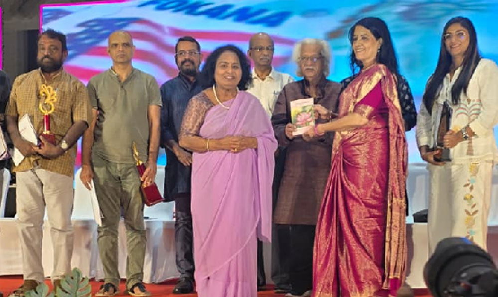 സരോജാ വര്‍ഗീസിന്റെ 'കമലദളങ്ങൾ' പ്രകാശനം ചെയ്തു